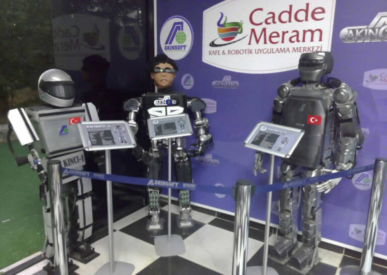 Türkiye’nin ve Dünyanın İlk İnsansı Robot Fabrikası AKINROBOTICS Konya ...